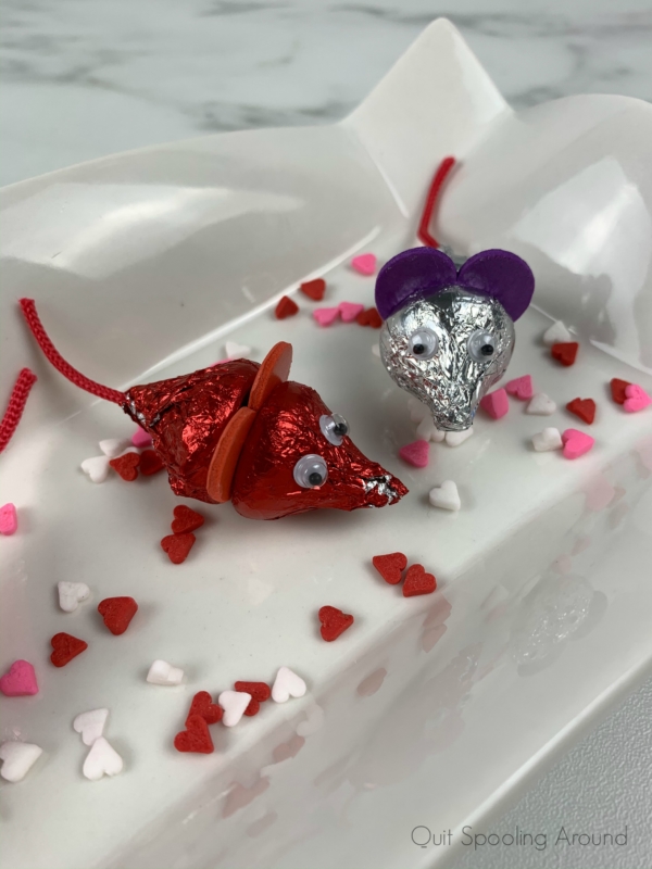 How to Make Valentine's Hershey Kisses Mice - Quit Spooling Around